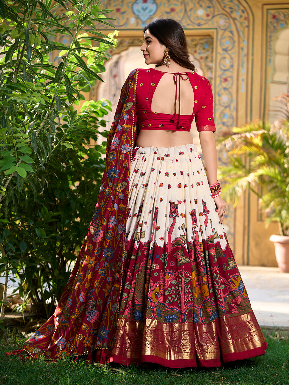 Off White Color Kalamkari Print With Foil Work Tasar Silk Lehenga Chol ...
